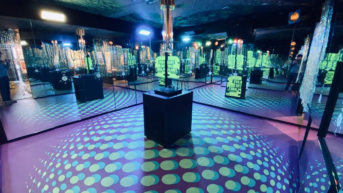 We'll move! - Relocating The Fundraving Model of Rave The Planet